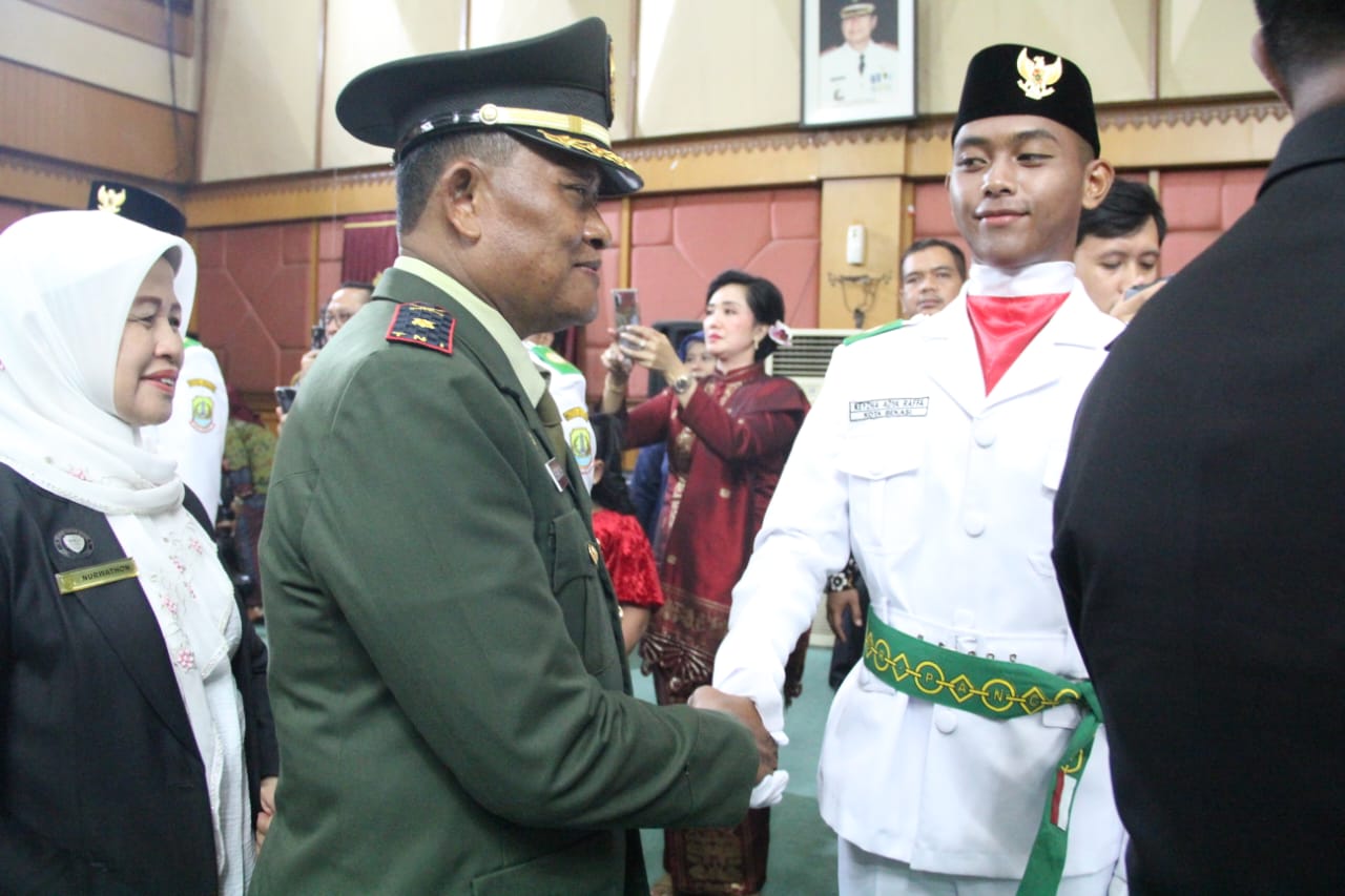 Mayor Inf 0507 Bekasi Apresiasi Pengukuhan Paskibraka Tingkat Kota ...