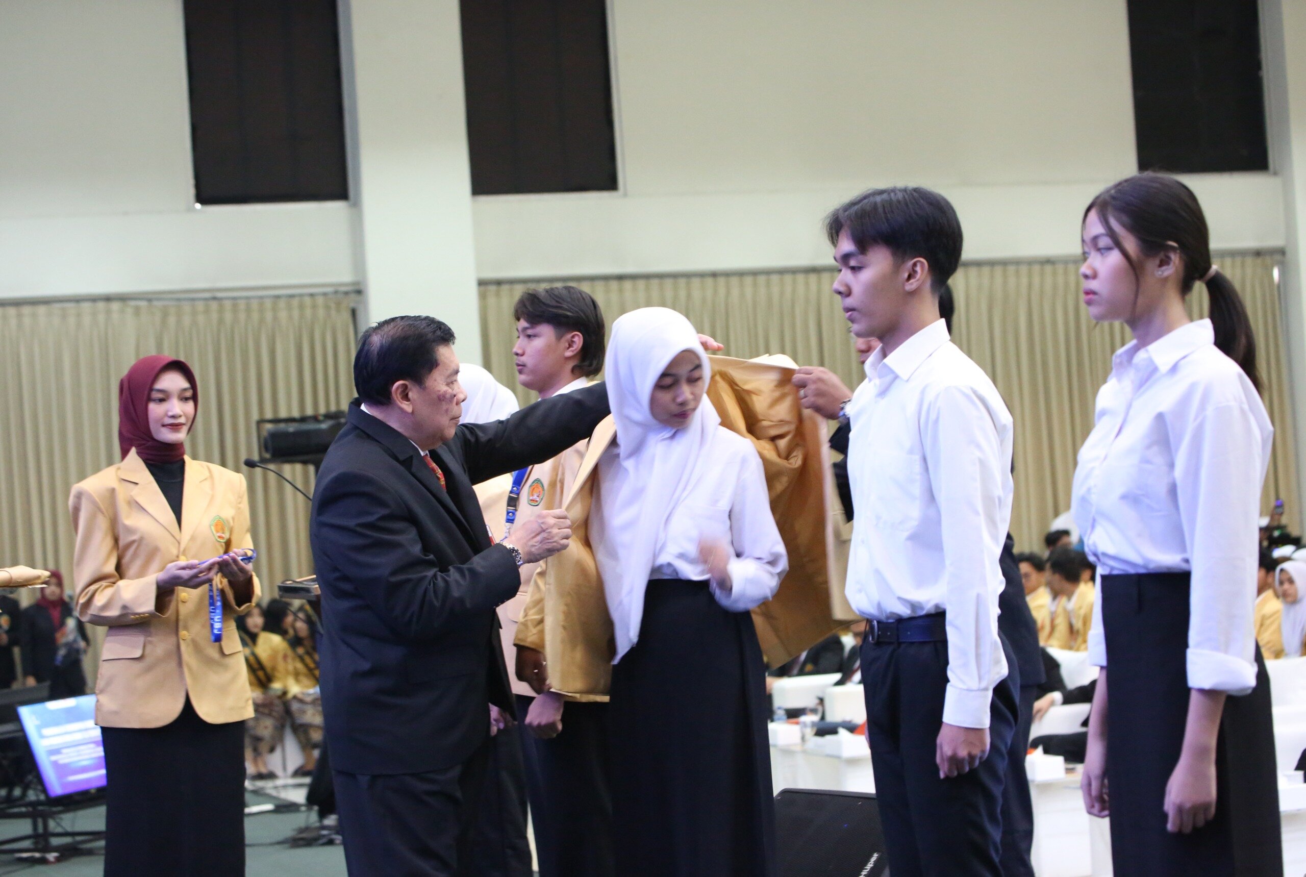PKKMB 2024 Ubhara Jaya Dibuka,Tema : Membangun Generasi Emas ...